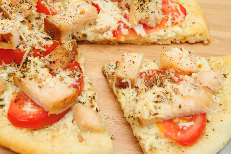 Pizza del pollo para una imagen de archivo. Imagen de fondo - 10113225