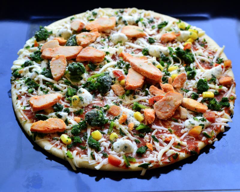 Pizza pollo stock image. Image of cold, european, food - 24527235