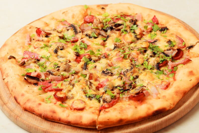 Pizza Sabrosa Aislada En Blanco Foto de archivo - Imagen de dieta ...