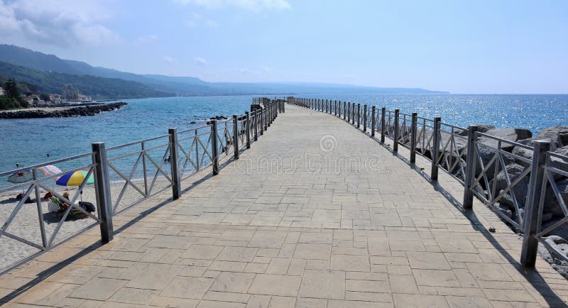 Pizzo Calabro - Molo Della Marina Stock Image - Image of blue, gulf ...