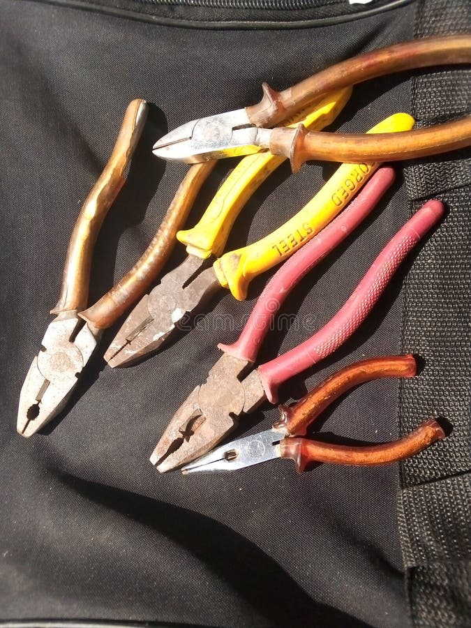 Plaas ranch tools for wire stock image. Image of tools - 175155177