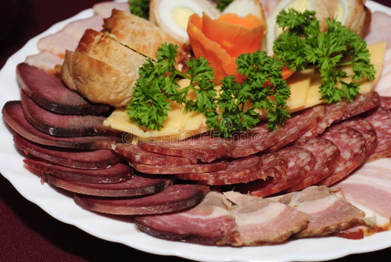 Plaat met collatie stock afbeelding. Image of salami - 13111601