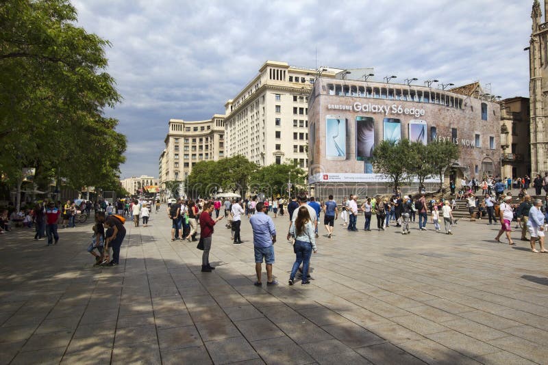 Placa-Nova Bei Sonnenuntergang, Barcelona Redaktionelles ...