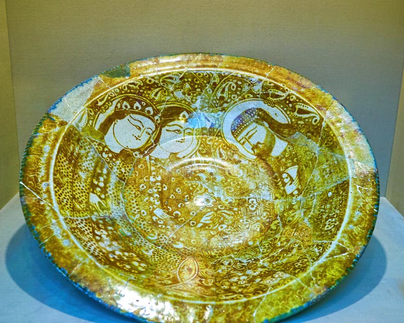 A Placa Restaurada Antiga Com Pinturas Bonitas, Tehran, IRA Foto de ...