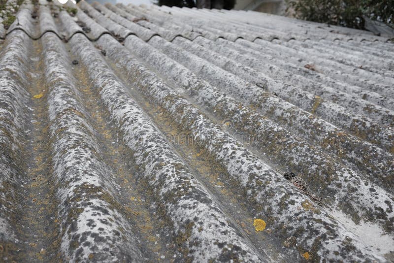 Placas De Eternit En El Centro De Ciudad Foto de archivo - Imagen de ...