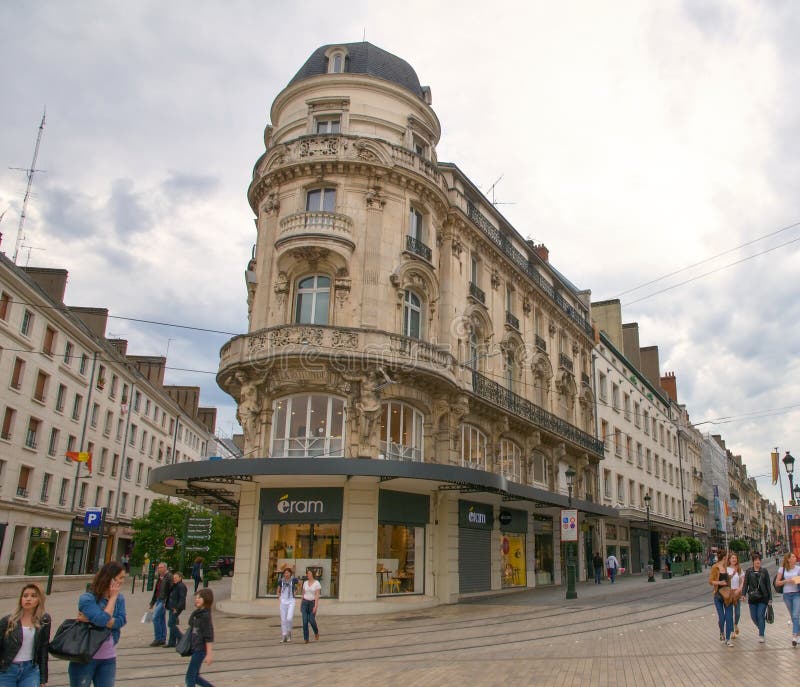 Place Du Martroi, Der Hauptplatz Von Orleans - Frankreich Redaktionelles Foto - Bild von ...