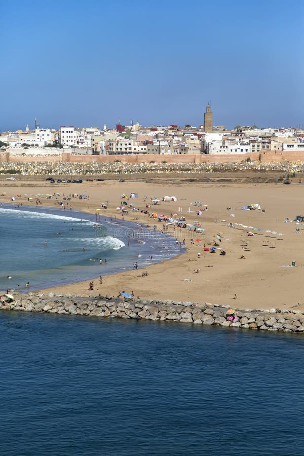 Plage à Rabat, Maroc photo éditorial. Image du afrique - 47325791