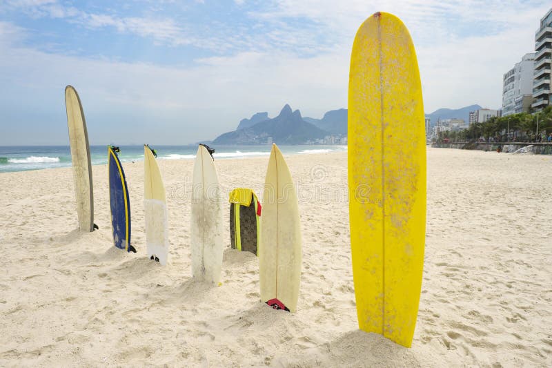 Planches De Surf Plage D'Ipanema Arpoador Rio De Janeiro Photo stock ...
