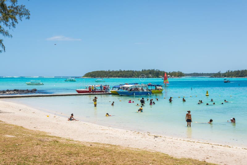 Plage Bleue De Baie, Îles Maurice Photo éditorial - Image du île ...