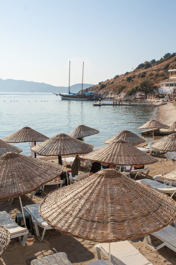 Plage dans Bodrum, Turquie image stock. Image du beauté - 72113611