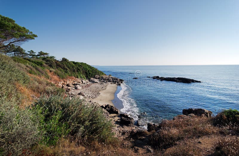 Plage de Bravone en Corse photo stock. Image du europe - 73077022