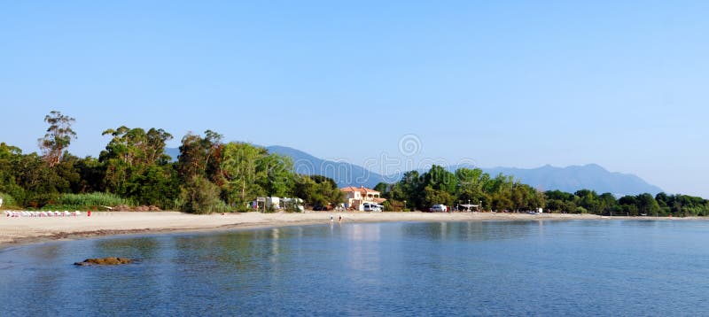 Plage de Bravone en Corse photo stock. Image du europe - 73077022