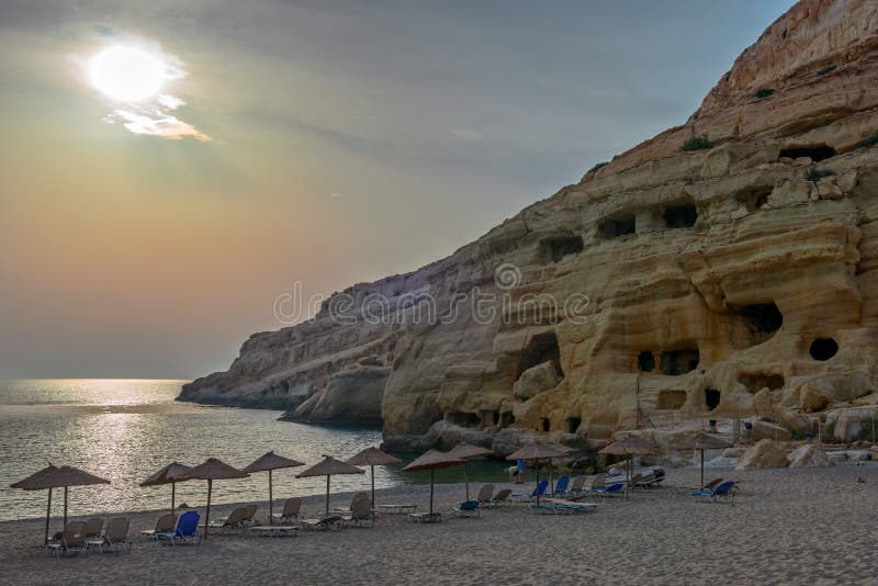 Plage De Matala Sur L'île De Crète, Grèce Photo stock éditorial - Image ...