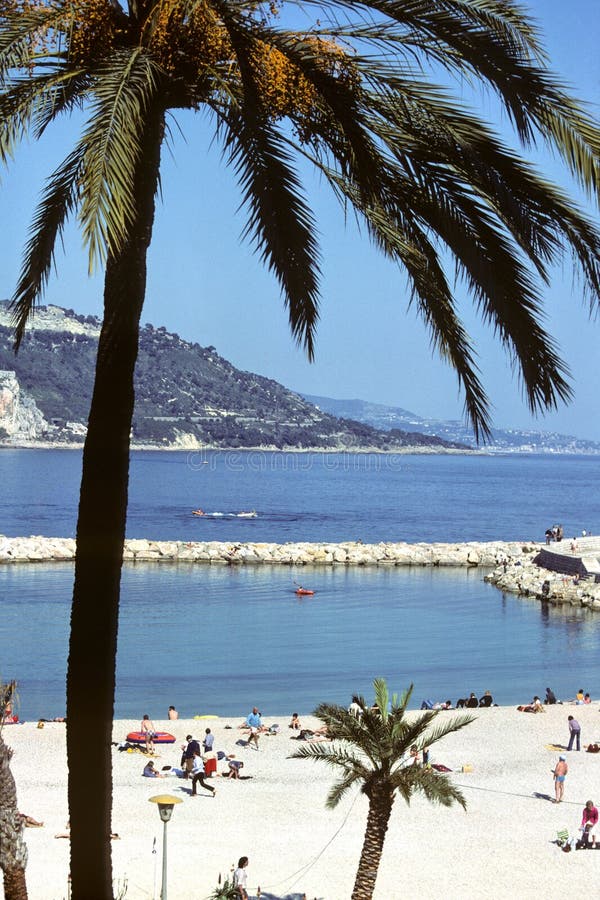 Plage de Menton photo stock. Image du menton, plage - 1265202