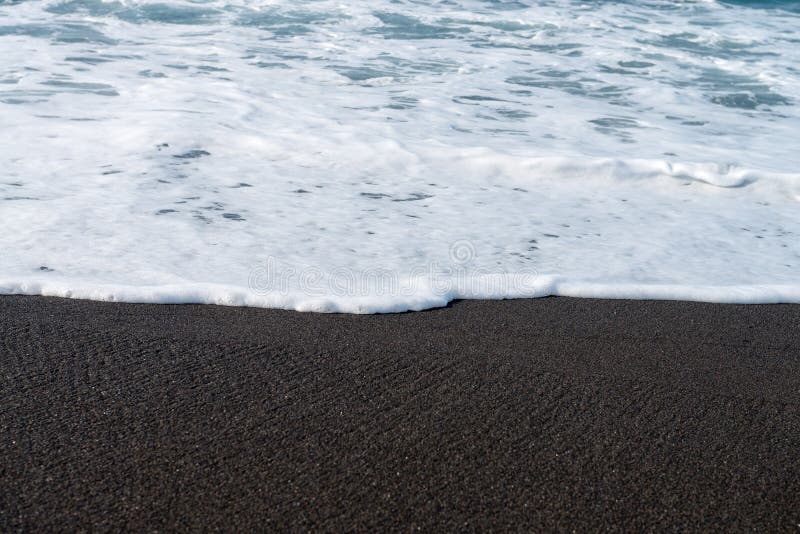 Plage Noire Tahiti De Sable Photo stock - Image du vacances, noir: 39635136