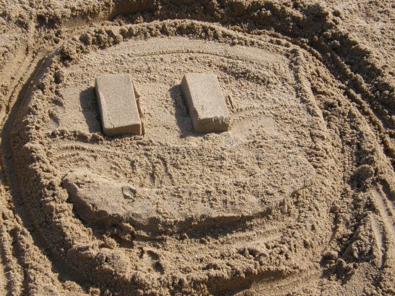 Plage De Sable Smiley Emoji Image stock - Image du amusement, plages ...