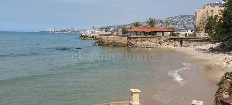 Plage du Liban image stock. Image du océan, liban, souffle - 64365481