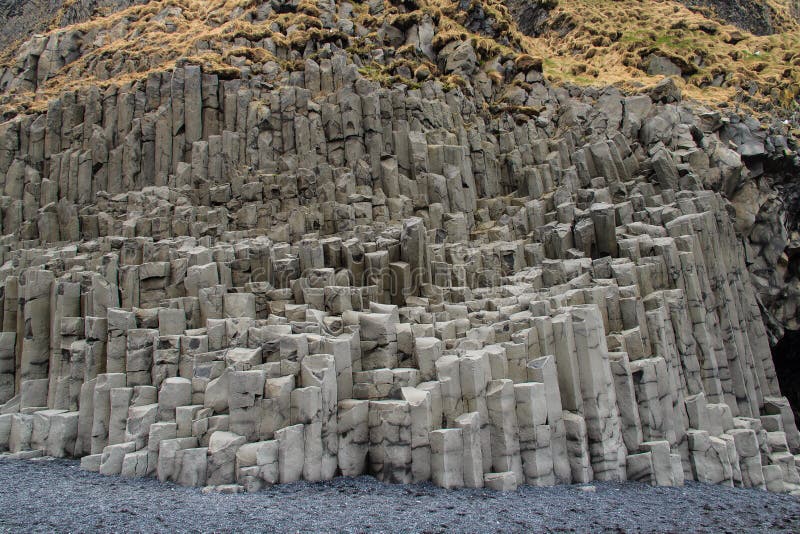 Plage Islande De Reynisfjara De Colonne De Basalte Image stock - Image ...