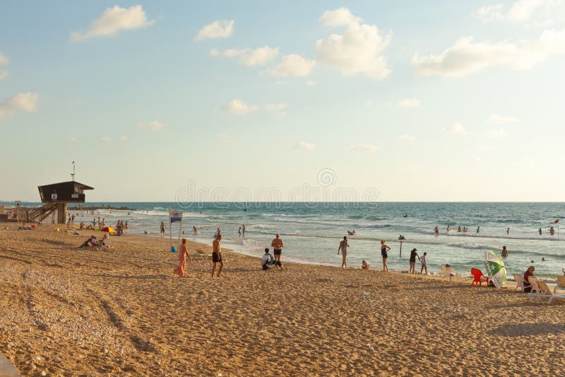 Plage Méditerranéenne De Haïfa, Israël Image éditorial - Image of ville ...