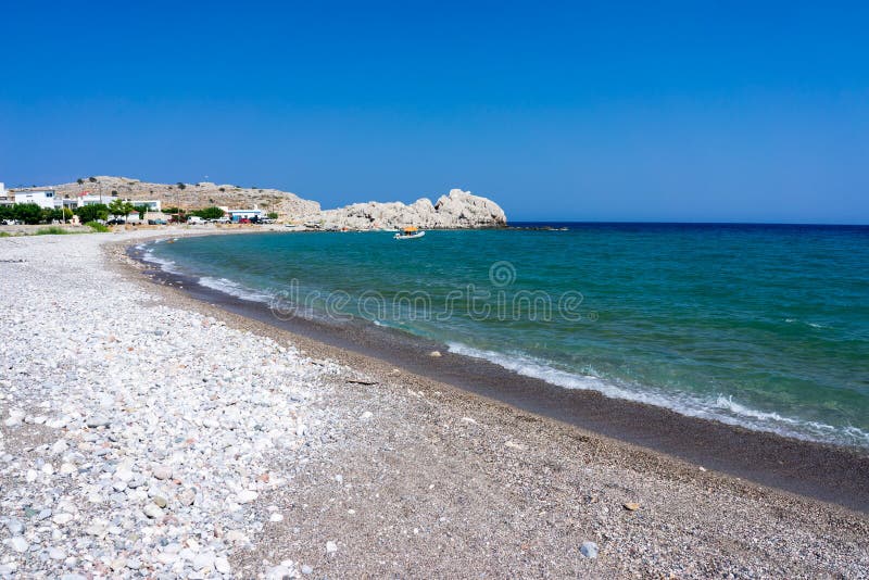 Plage Rhodes de Haraki image stock. Image du scenics - 58490187