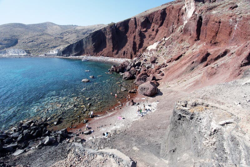 Plage rouge Santorini photo stock. Image of plage, clair - 15195278