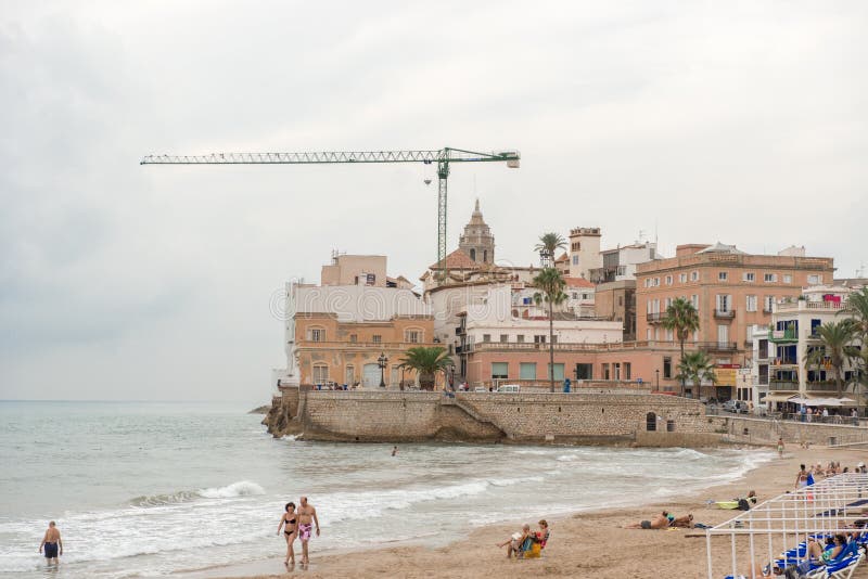Plages Dans Sitges, Catalogne Espagne Image stock éditorial - Image du ...