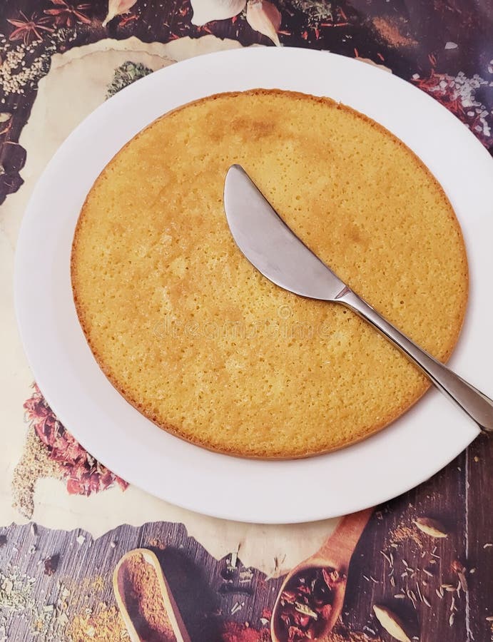 Plain basic vanilla cake stock photo. Image of cake - 263300402