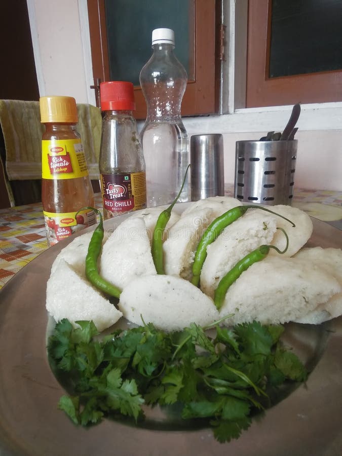 Plain idli thali liked editorial photo. Image of brunch - 179305591