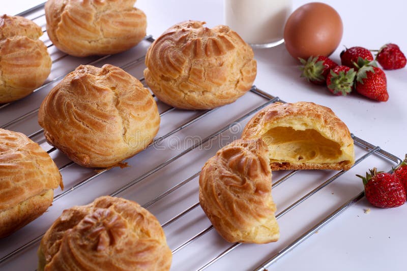 Plain Soes Cake Photo with Strawberry Stock Image - Image of bakery ...