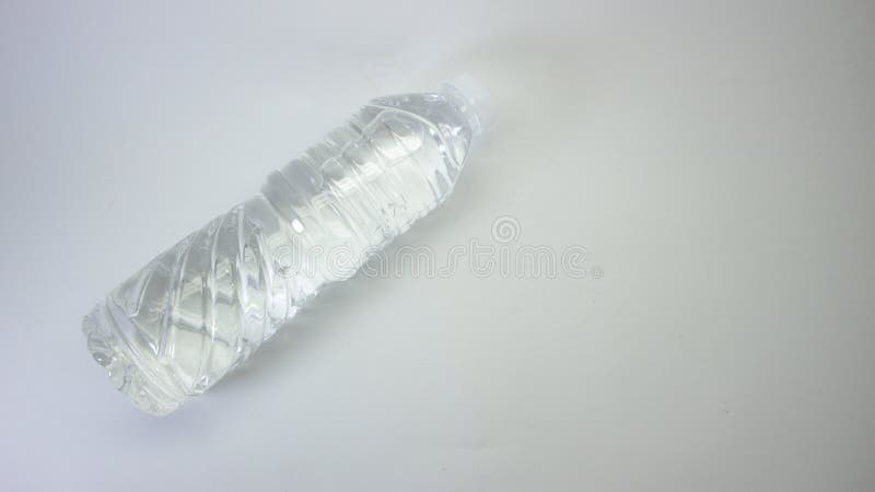 600ml Plain White Plastic Water Bottle Stock Photos - Free & Royalty ...