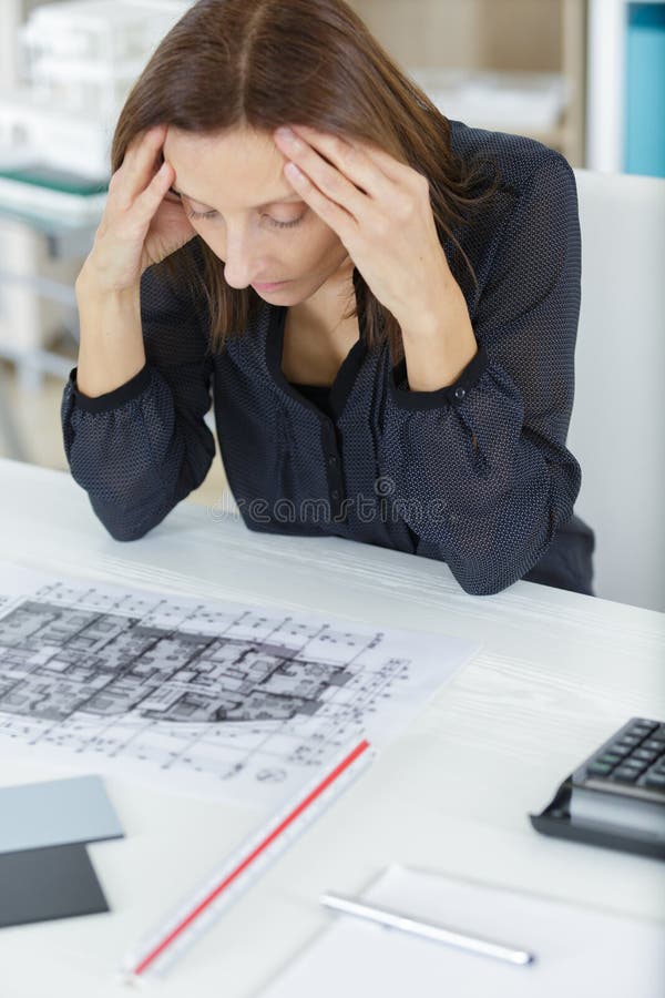 Plan De Estudio De Arquitecta Mujer Imagen de archivo - Imagen de ...