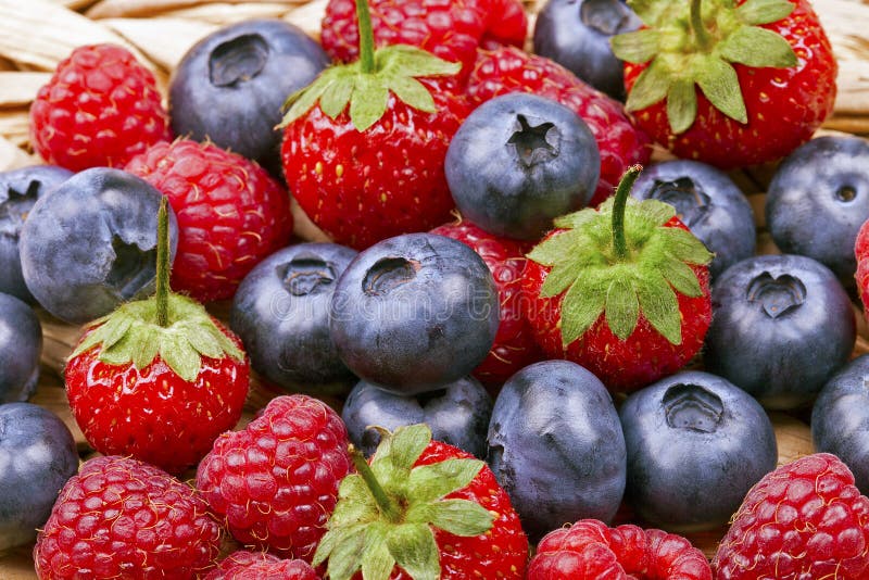 Framboise, Fraise, Myrtille Image stock - Image of objets, médecine ...