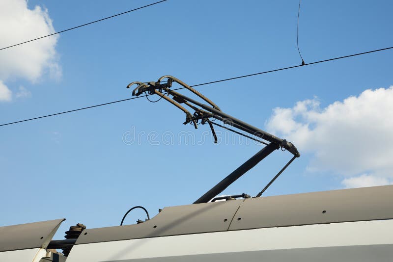 Pantographe de train photo stock. Image du railway, acier - 28616972