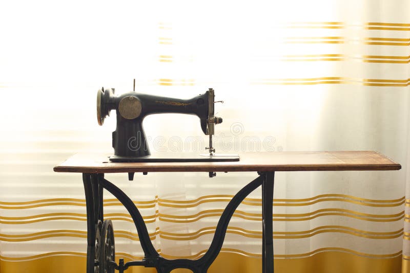 Sewing Machine Close-up. Retro Image stock - Image du couture, coutume ...