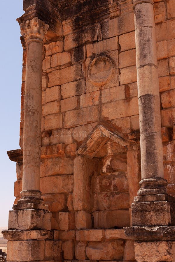 Plan Vertical D'une Structure Construite Dans La Ville De Volubilis Au ...