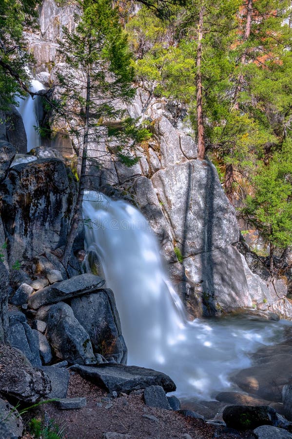 Plan Vertical De Chutes De Yosemite Dans Le Parc National Yosemite ...