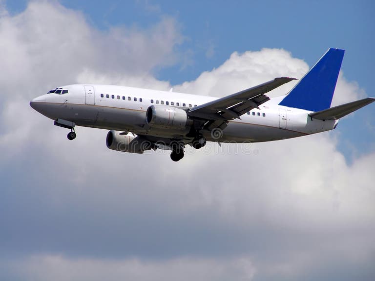 650 Boeing 737 Front Stock Photos - Free & Royalty-Free Stock Photos ...