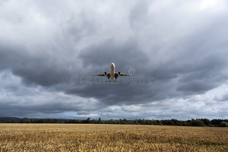Plane Flying Over the Cornfield Stock Image - Image of horizon, farm ...