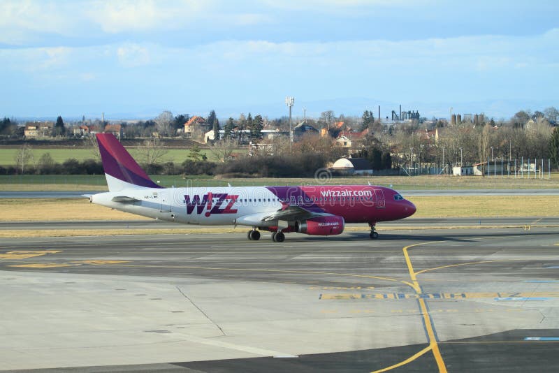 Plane rolling editorial photo. Image of lila, traveling - 37674876