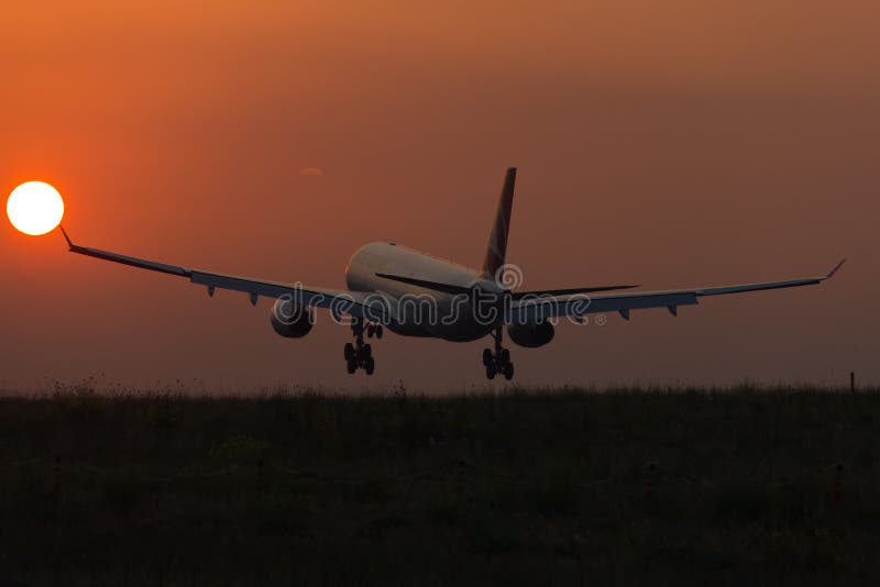 Plane and sun editorial photo. Image of berlin, departing - 85726531