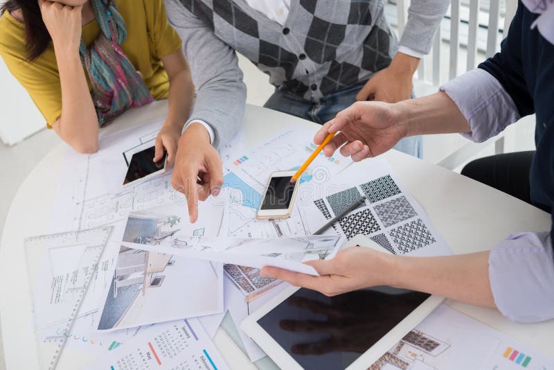 Neues Projekt stockbild. Bild von erwachsener, angestellter - 27879759