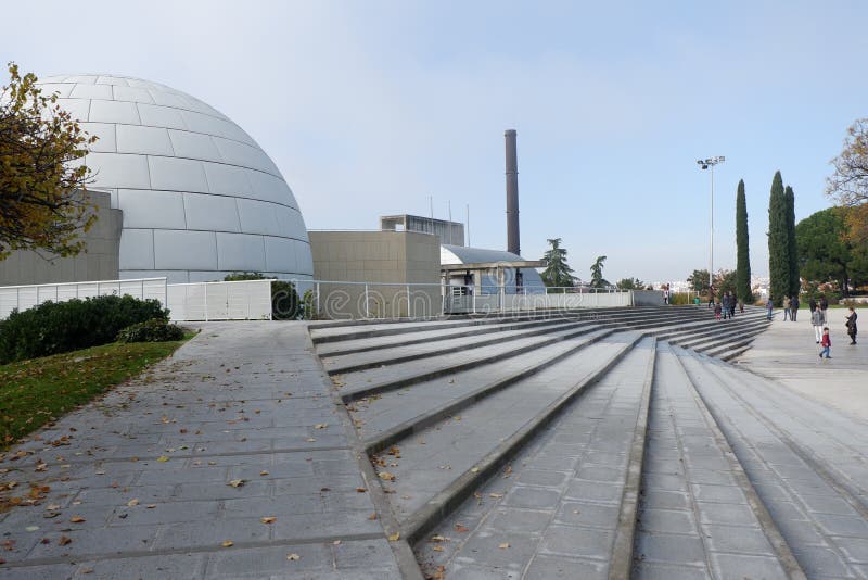 Planetarium of Madrid editorial photo. Image of exhibition - 135439791