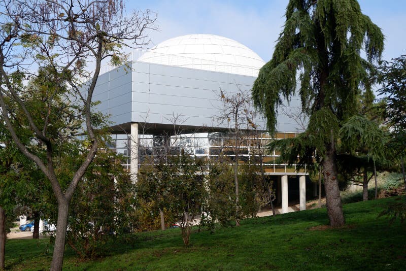 Planetarium of Madrid editorial stock image. Image of science - 135439794
