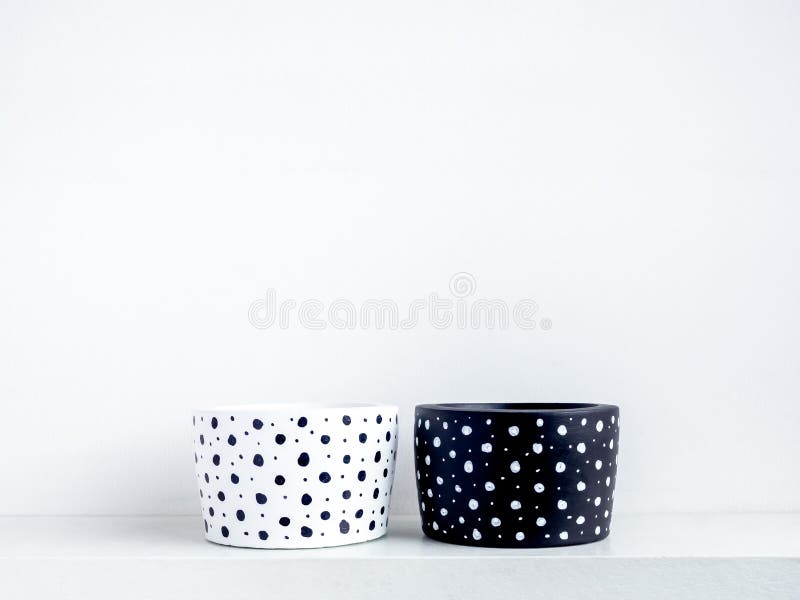 Plants Pots. Empty Modern Black and White with Dots Pattern Colour ...