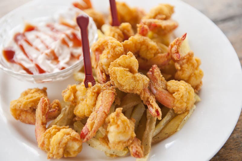 Plaque de crevette frite image stock. Image du langoustine - 25555629