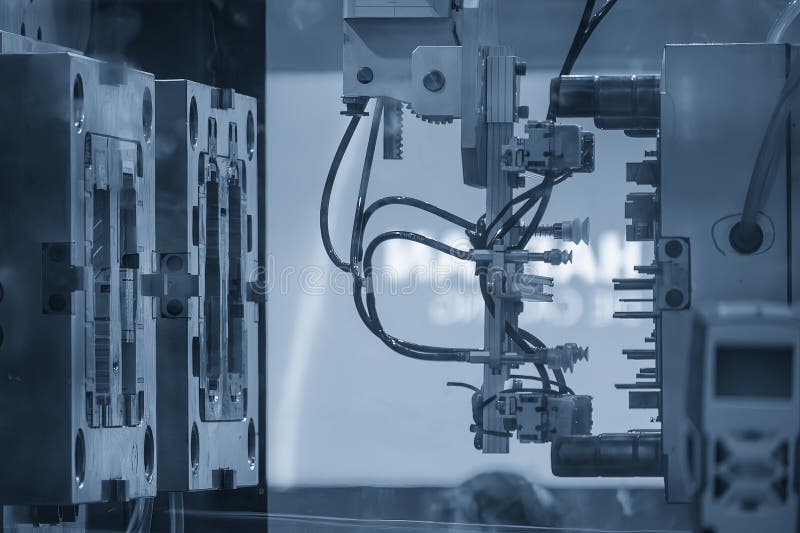 The Plastic Injection Parts Gripping by Vacuum Robotic System from ...