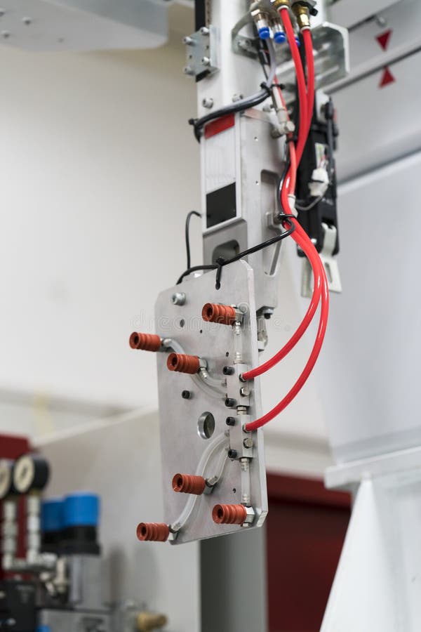 Plastic Sprue Gate Cutting and Sucction Pad for Plastic Injection ...