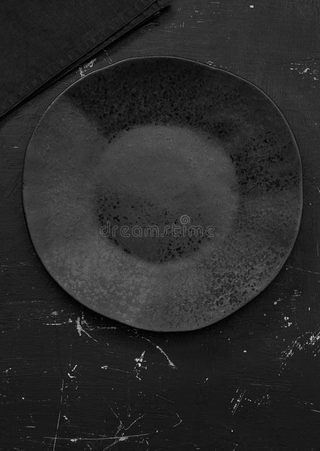 Plat vide noir image stock. Image du hachage, vide, repas - 206674273