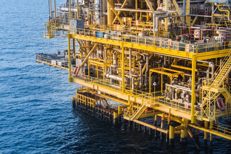 Plataforma petrolífera foto de stock. Imagem de planta - 39746202