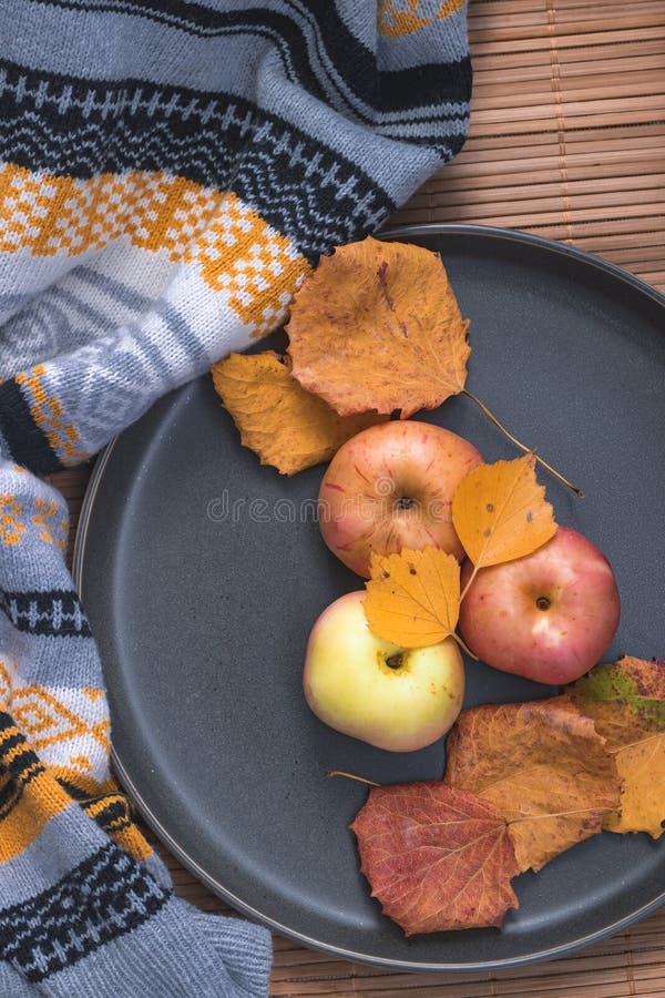 Plate with Apples. Autumn Layout. Fruit Apples. Autumn Picture ...